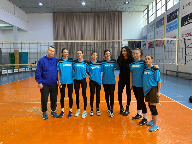 Ekipi i Barletit shpallet Kampion në volejboll në Kampionatin midis ...