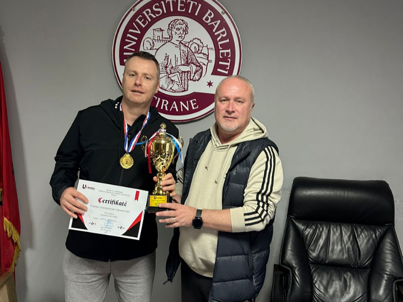 Ekipi i Barletit shpallet Kampion në volejboll në Kampionatin midis ...