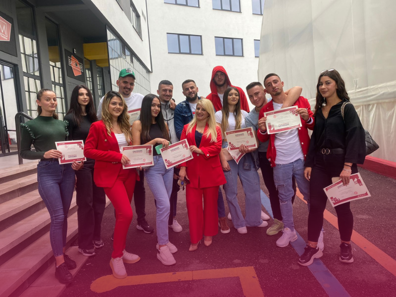 We love our students - Barleti University